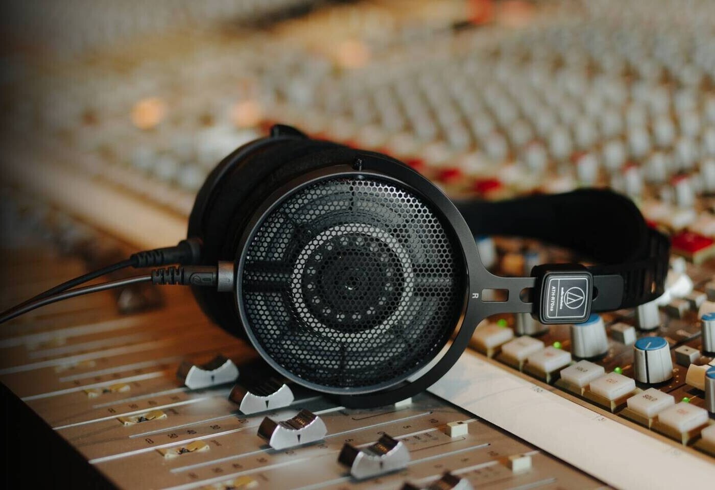 Audio-Technica profesyonel açık arkalı kulaklık modellerini tanıttı ...